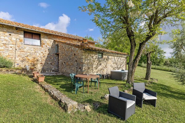 Cottage 'Nel Verde Con Jacuzzi' With Shared Pool And Shared Garden - Tuscany
