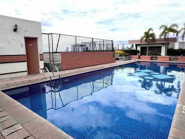 Bgc Mckinley Center Prime Accommodations - Makati