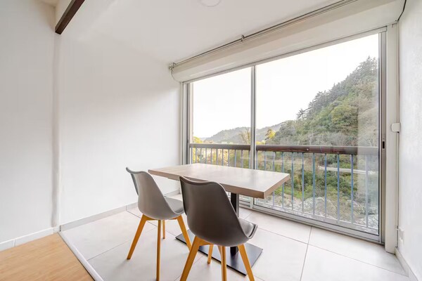Superbe Studio Avec Accès Rivière Et Place Privée - Vals-les-Bains