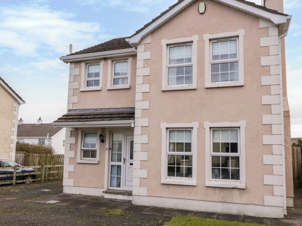 103 Gortamaddy Drive, Pet Friendly, With A Garden In Ballycastle - Ballycastle