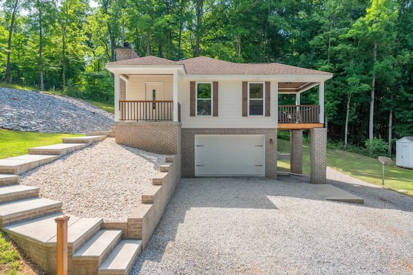 Sequoyah Marina Craftsman| Near Marina - Clinton, TN