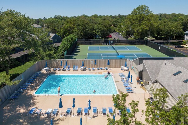 Gorgeous 3 Br In Pool Community,  Less Than 1.5 Mi To Beach- 3206 Versailles - Rehoboth Beach, DE