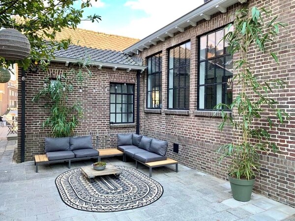 Apartment In South Limburg For Two People In Old School With Sunny Garden - Brunssum