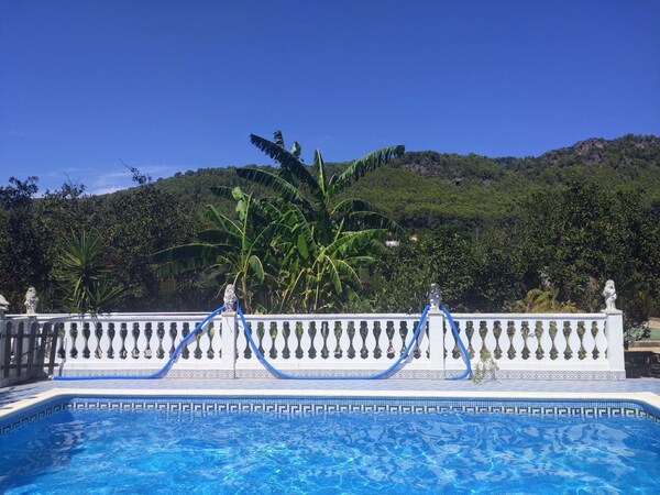 Large Villa With Tennis Court And Swimming Pool, 25 Minutes From The Beach. Ideal For Families. - Alzira