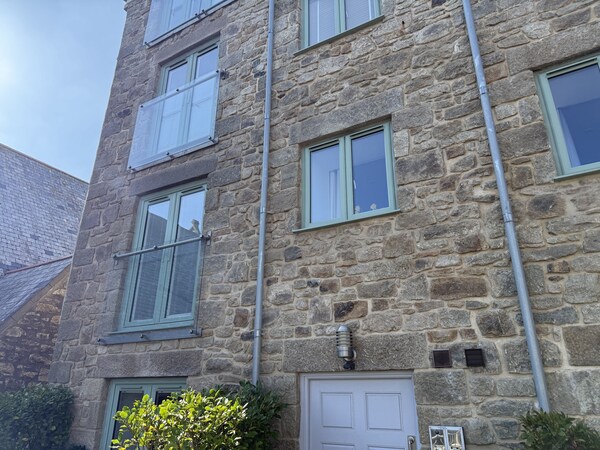 4 Sunday School Ct  A Place To Call Home! - St Ives