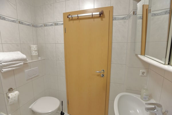 City Apartment 2 - Located Right Next To The Pedestrian Zone And Brühl Palace Park - Hürth
