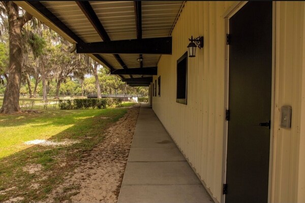 Charming 1-bedroom Apartment On Private Farm With Pond- Boarding Available - Lochloosa Lake, FL