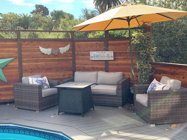 Spacious 4-bedroom 3 Bath Home In Charming Petaluma With Pool And Hot Tub - Rohnert Park, CA