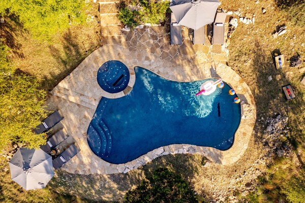 Wimberley Hill Country Retreat-pool Spa - Views - Firepit - Sleeps 16 - Wimberley, TX