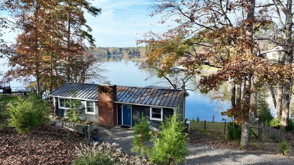 Charming 1-bedroom Waterfront Cottage With Boat Dock On Lake Norman - Lake Norman, Catawba