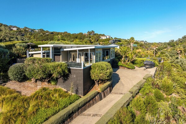 Enclosure Bay Sun And Vistas | Be My Guest Waiheke - Waiheke Island