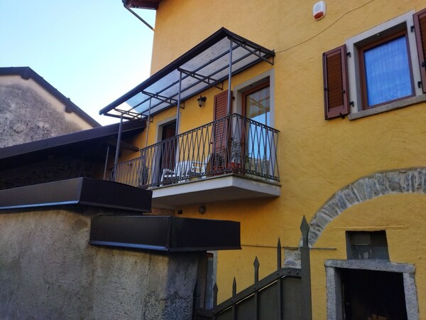 Spacious Accommodation A Stone's Throw From Lake Orta - Orta San Giulio