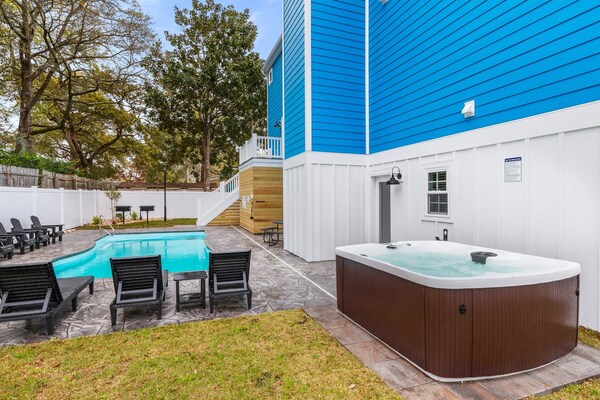 New Beach Home! Private Pool! Hot Tub! Walk To The Beach! Games Galore! Elevator - Murrells Inlet, SC