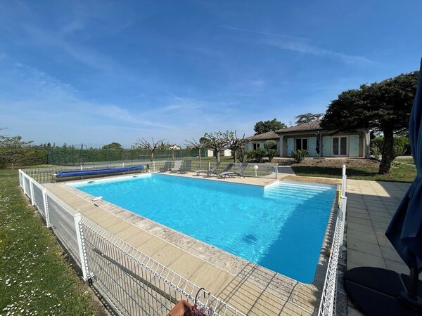 Villa Au Pied Du Vercors Avec Piscine, Tennis Et Boulodrome Sur 5000m2 De Jardin - Valence