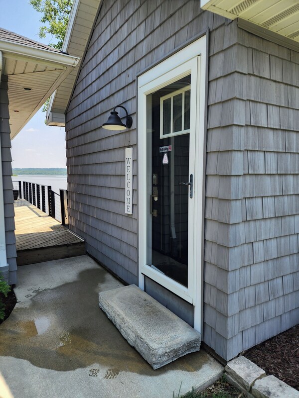 River Beach Guest House. Relax With Breathtaking Views Of The Illinois River! - Illinois