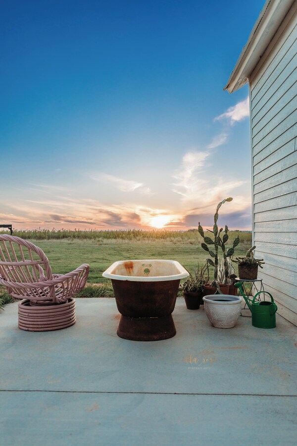 Charming Glamping Barn With Ac  Cozy Escape In Elk City! - 奧克拉荷馬