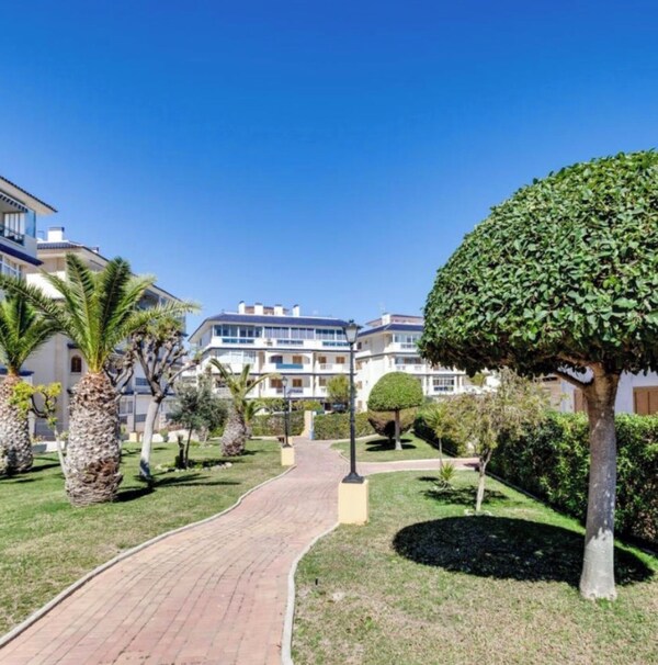 Appartement 'Apartamento Con Vistas A La Piscina' Avec Vue Sur La Mer, Wi-fi Et Climatisation - Rojales