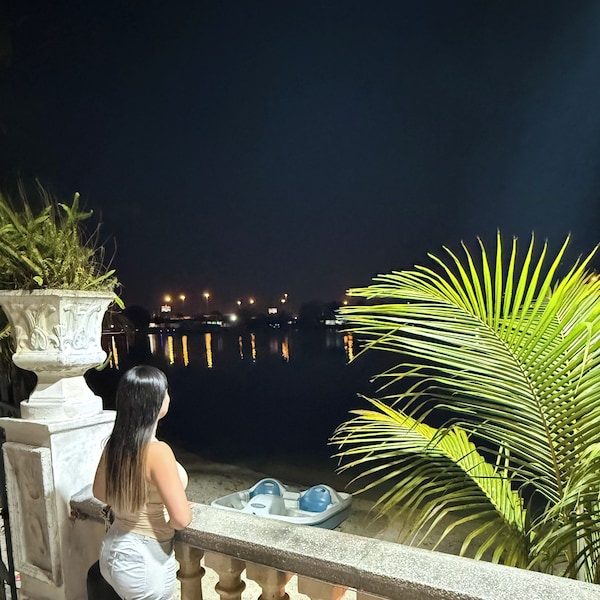 Lake House Villa Beachfront - Miramar, FL