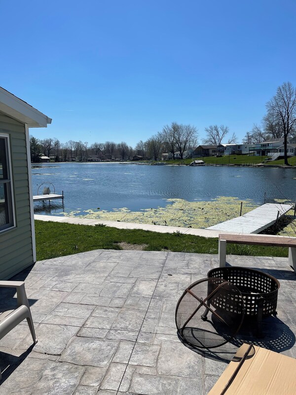Large Lakefront Home With Two Dock Spaces On Lake Webster - Ligonier, IN