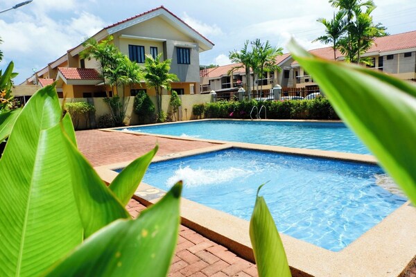 Boho Chic 2-bedroom House In Puerto Princesa With Pool Access And Workspace - Puerto Princesa