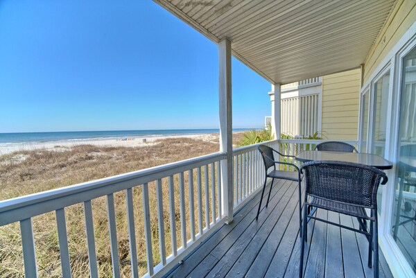 Newly Remodeld Ocean Front Steps To The Beach - Laguna Beach, FL