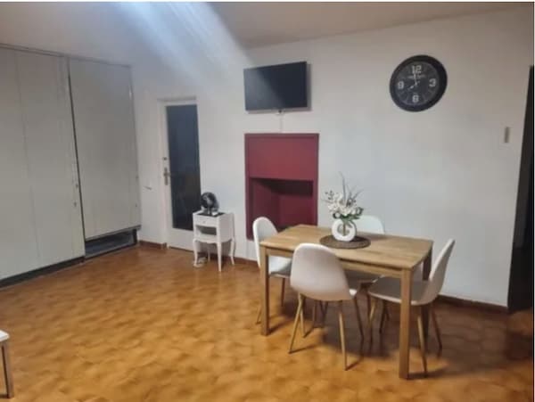 5-room, 3-bedroom Apartment, 8 Minutes' Walk From The Beach. - Reus
