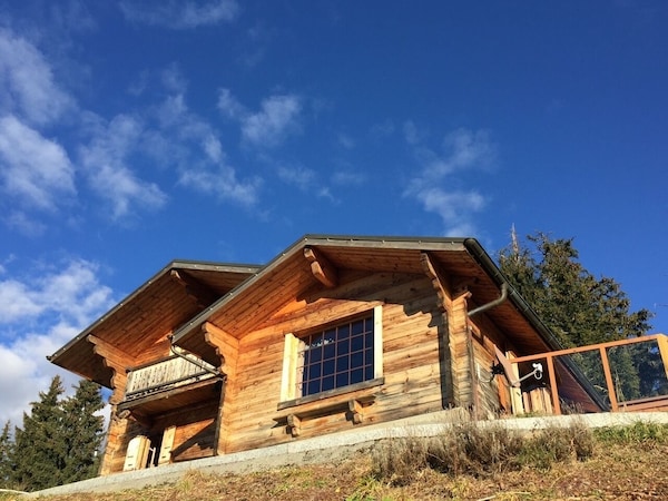 Magnificent Chalet Located At The Top Of The Village Of Gryon In The Mazots District. Ski In Ski Out - Leysin