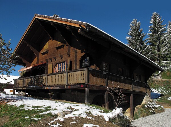 Nice Family Chalet Located Above The Gryon Train Station, 2 Kilometers From The Place De La Barboleu - Leysin