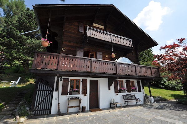 Chalet Tendre Est La Nuit - 3 Bedrooms - Very Pretty And Cozy Chalet Just Above The Village Of Gryon - Leysin