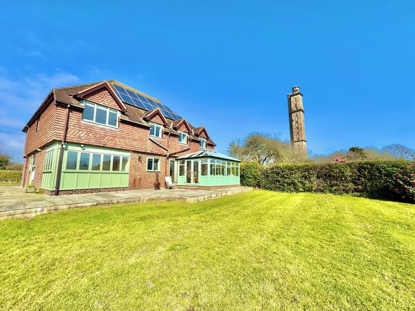 Stunning 7 Bedroom Escape Near New Forest And Beach - Large Garden - Sleeps 14 - Lymington