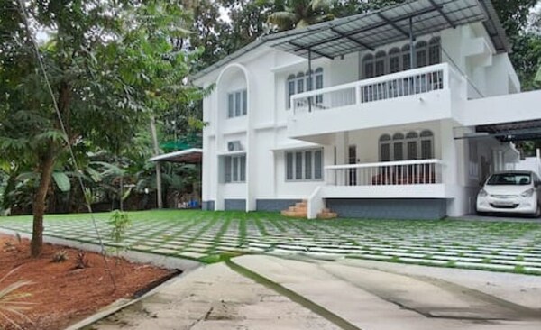 Genesis Spaces Non Ac 2 Guests Kottayam - Kottayam