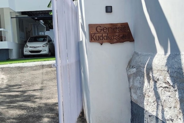 Genesis Spaces Ac 2 Guests Kottayam - Kottayam