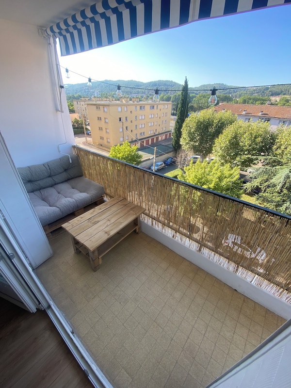 Large, Quiet Apartment With Parking In Aix-en-provence - Aix-en-Provence