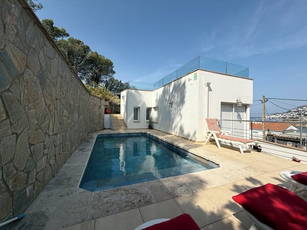 Agi Almadraba Beach Casa For Rent In Roses Girona. - Cadaqués