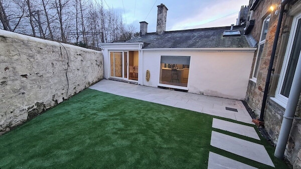 5 Bed Sleeps 10 Full Kitchen Parking - Ayr