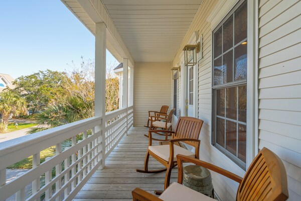 Charming 3 Bedroom 3.5 Bath Home In Ocean Ridge. Pool-gym-beach-putt Putt - Edisto Beach, SC