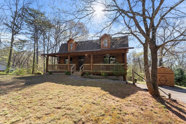 Family Friendly, Sleeps 11, Pets Allowed! - Lake Lanier, GA