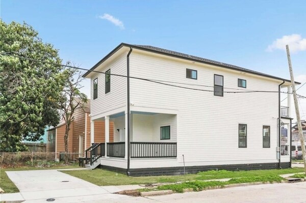 3-bedroom House With Easy Access To The Super Dome And St Charles Street Car - New Orleans, LA