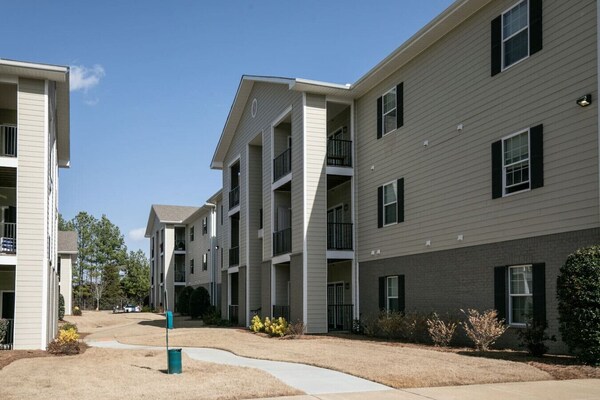 Bluffs Retreat  Top-floor 3br/3ba Close Ole Miss - Oxford