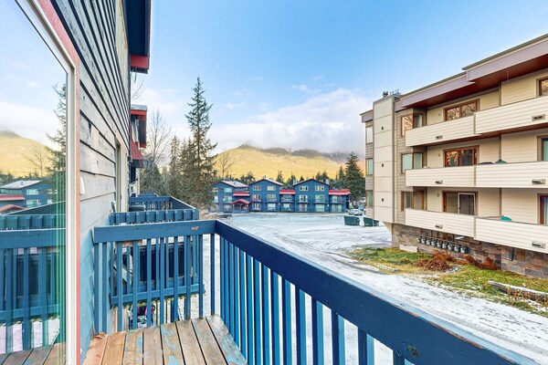 Cozy Ski In & Ski Out Condo At The Base Of Alyeska Ski Resort - Alaska