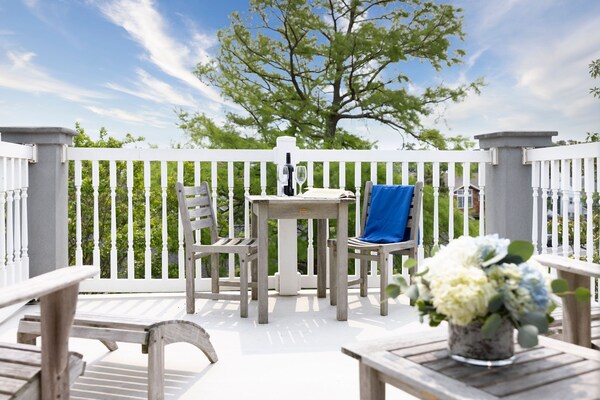 Rehoboth Beach Luxury Suite | Fireplace & Balcony - Rehoboth Beach, DE