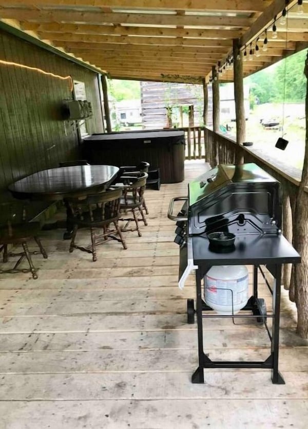 Pioneer Cabin In Bowden, Canaan Valley Sleeps 8 - Elkins, WV