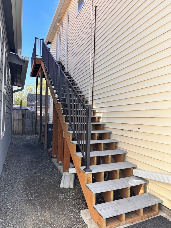 Charming 3-bedroom Apartment With Wifi, Ac Walkable To Downtown La Grande - La Grande, OR