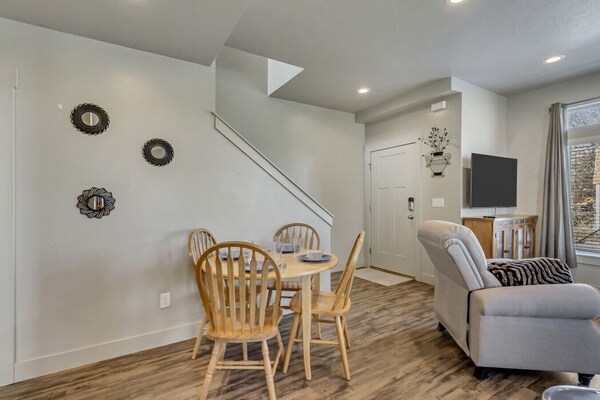 Convenient 3br With King Beds Near Hill Afb And Davis Conference Center - Layton, UT