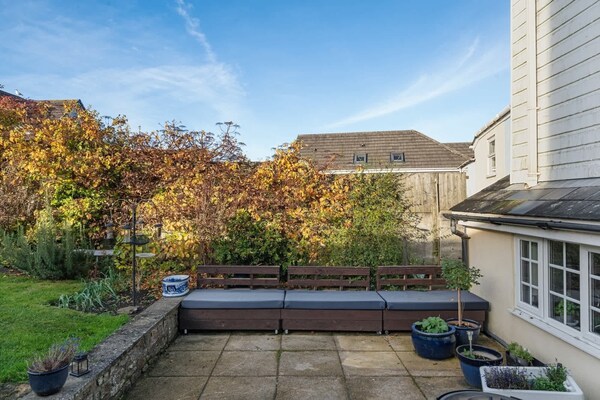 17th Century Cottage & Scandi Cabin, Drive Parking - Appledore