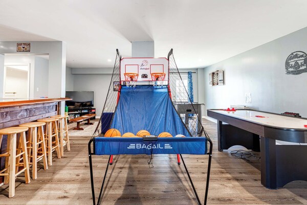My Blue Heaven | Game Area | 4 Bdr | Pet Friendly - Jim Thorpe, PA