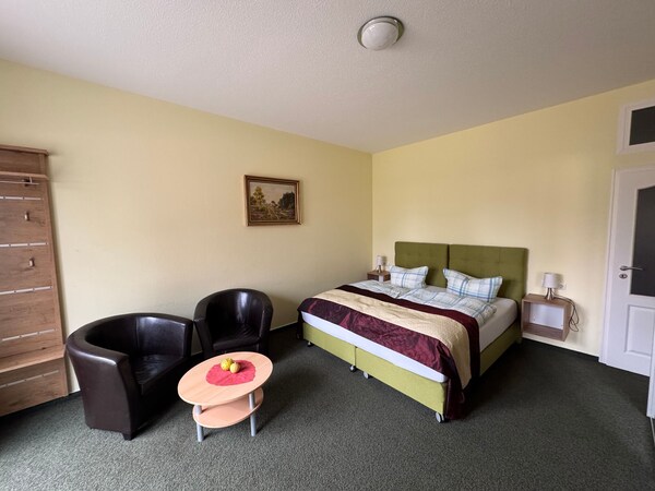 Double Room 6 - Bed & Breakfast Am Waldgürtel - Forst
