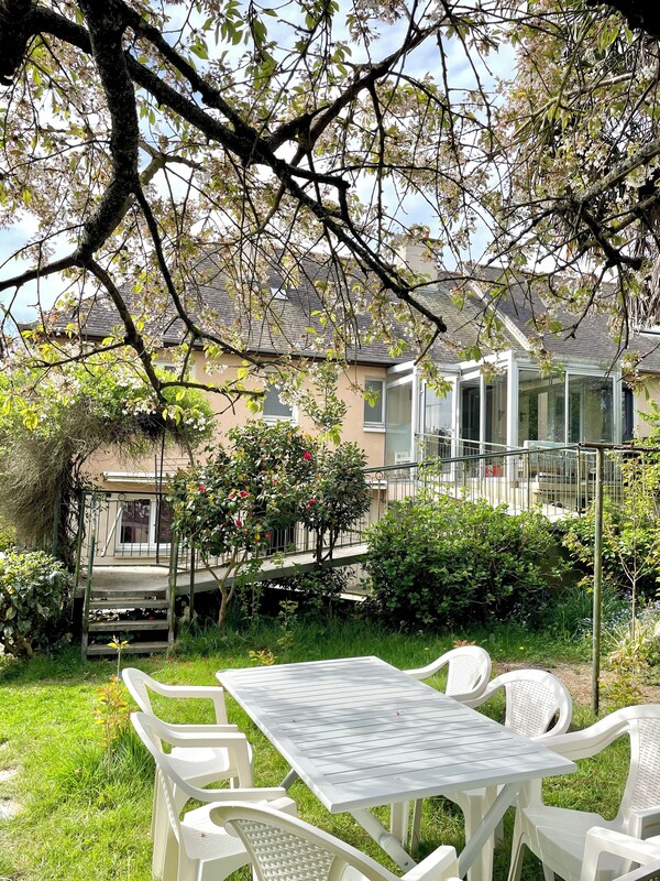 Charmante Maison 4 Chambres Avec Jardin, Proche Commerces Et Bus - Aéroport Rennes Bretagne (RNS)