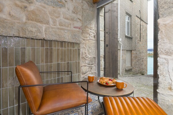 She Sells Sanctuary,st Ivessleeps 6sea Viewwoodburnerroll Top Steel Bath - St Ives