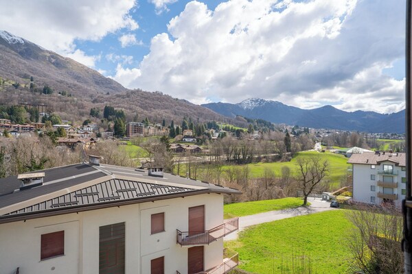 Mountain Lodging With Fireplace And Mountain View - Barzio